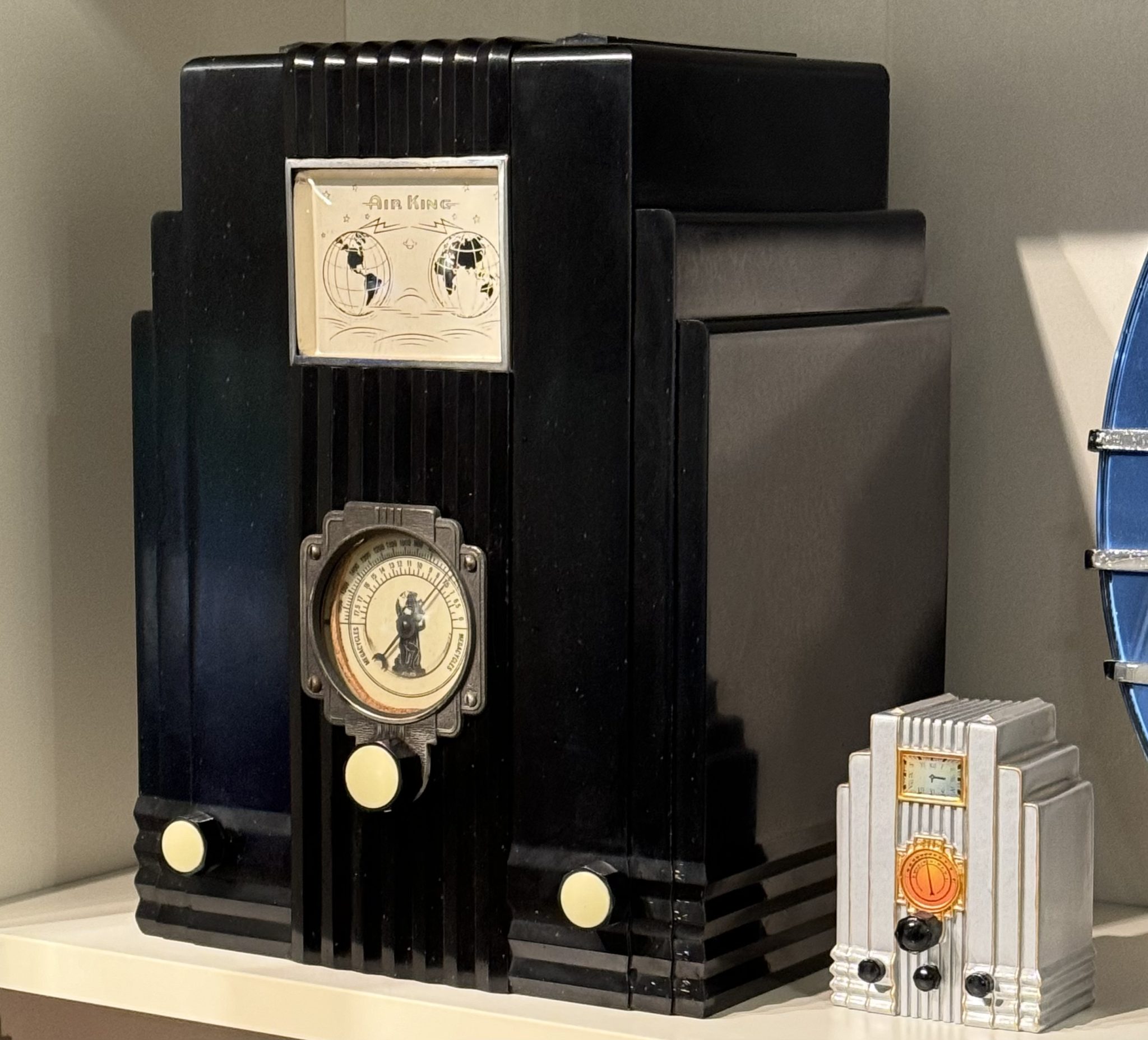 Radios Past – Radios from the '30's to '50's