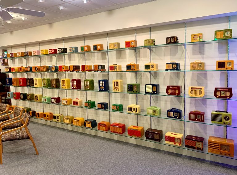 World’s Best Radio Collection? – Radios Past