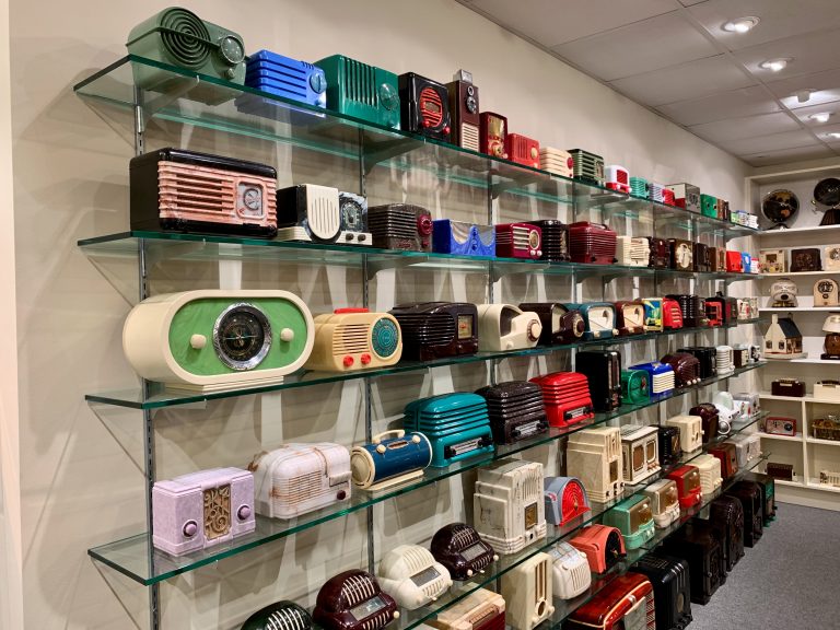 World’s Best Radio Collection? – Radios Past