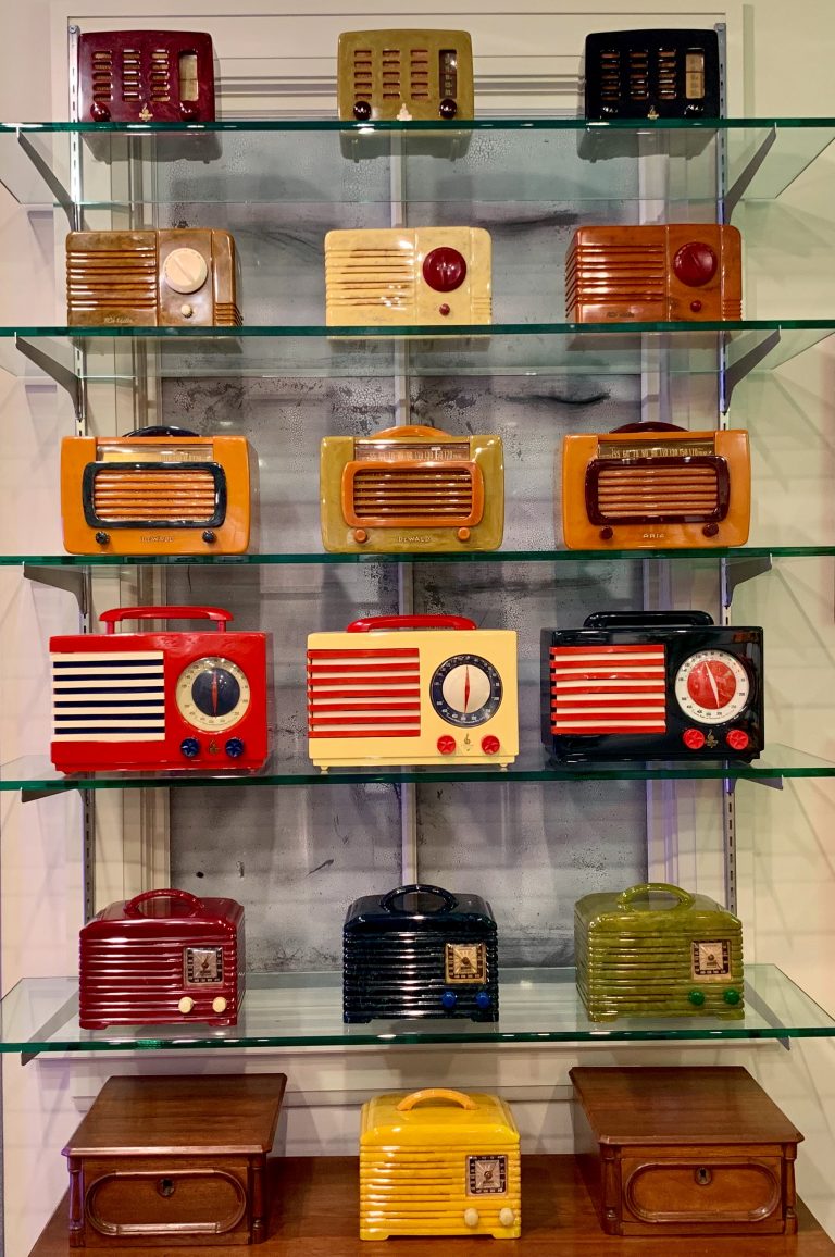World’s Best Radio Collection? – Radios Past