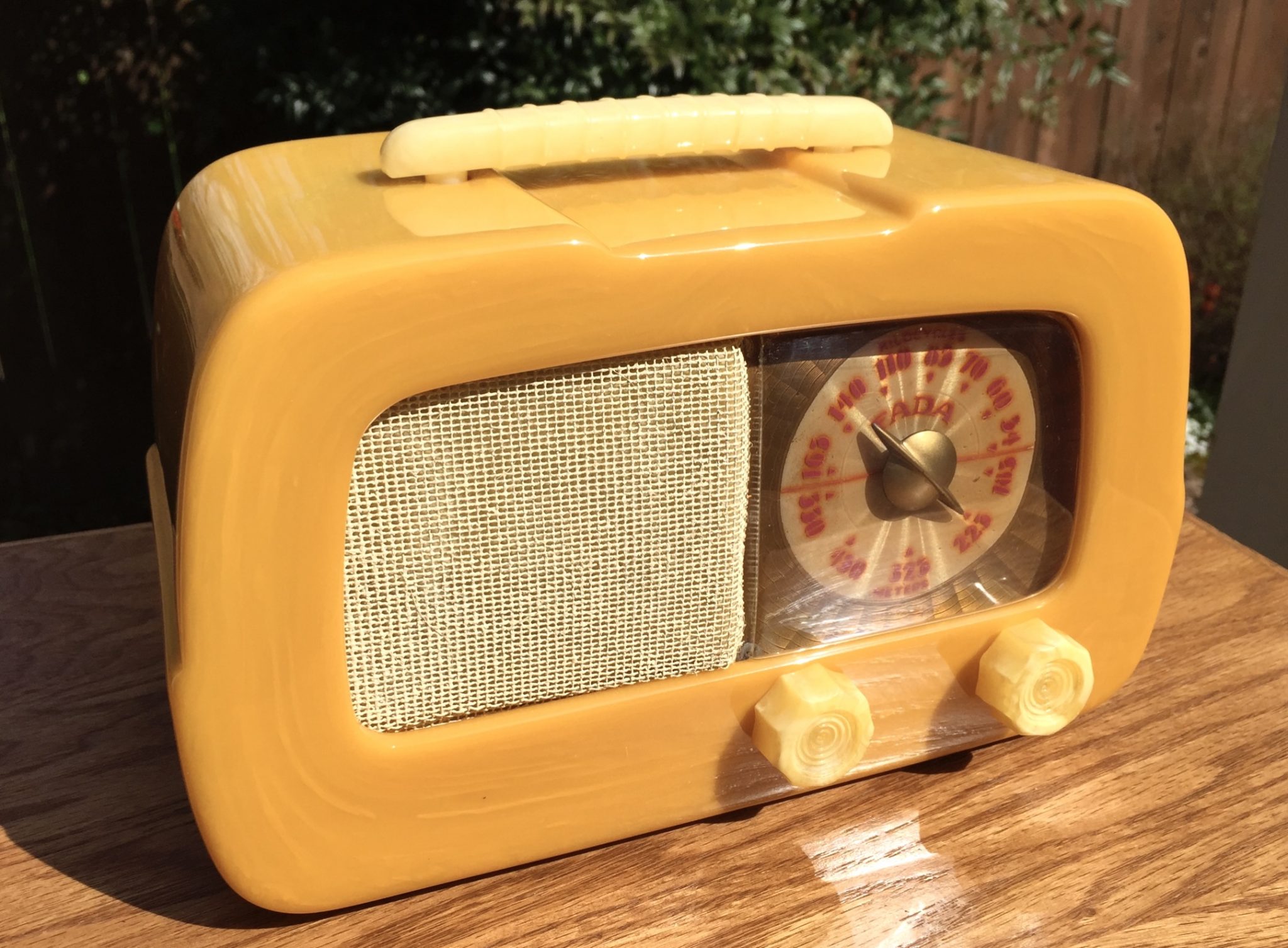 Fada Radios from the 40’s – Radios Past