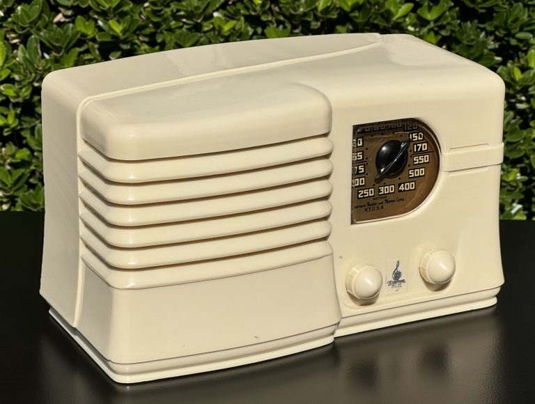 Radios Past – Radios from the '30's to '50's