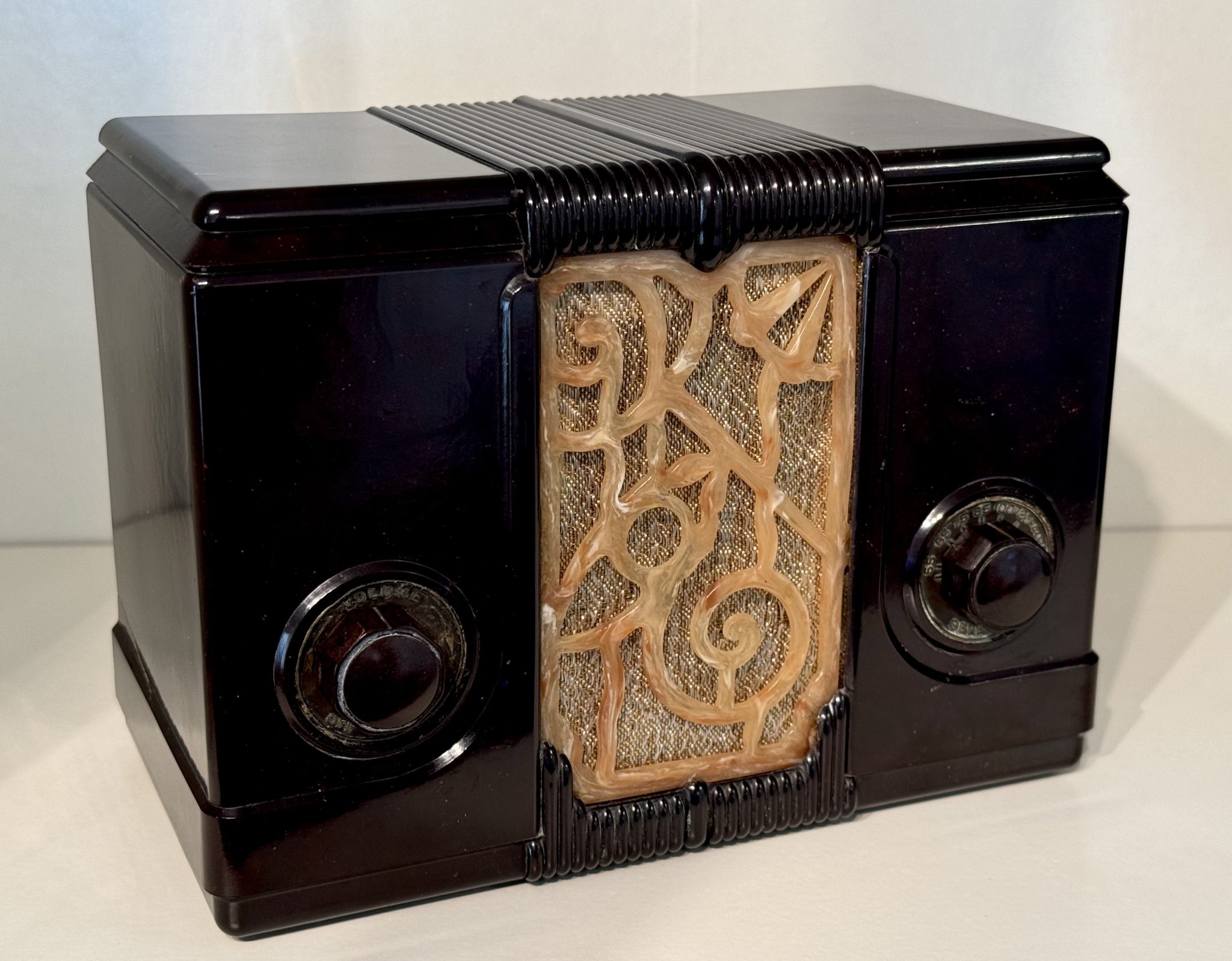 Radios Past – Radios from the '30's to '50's